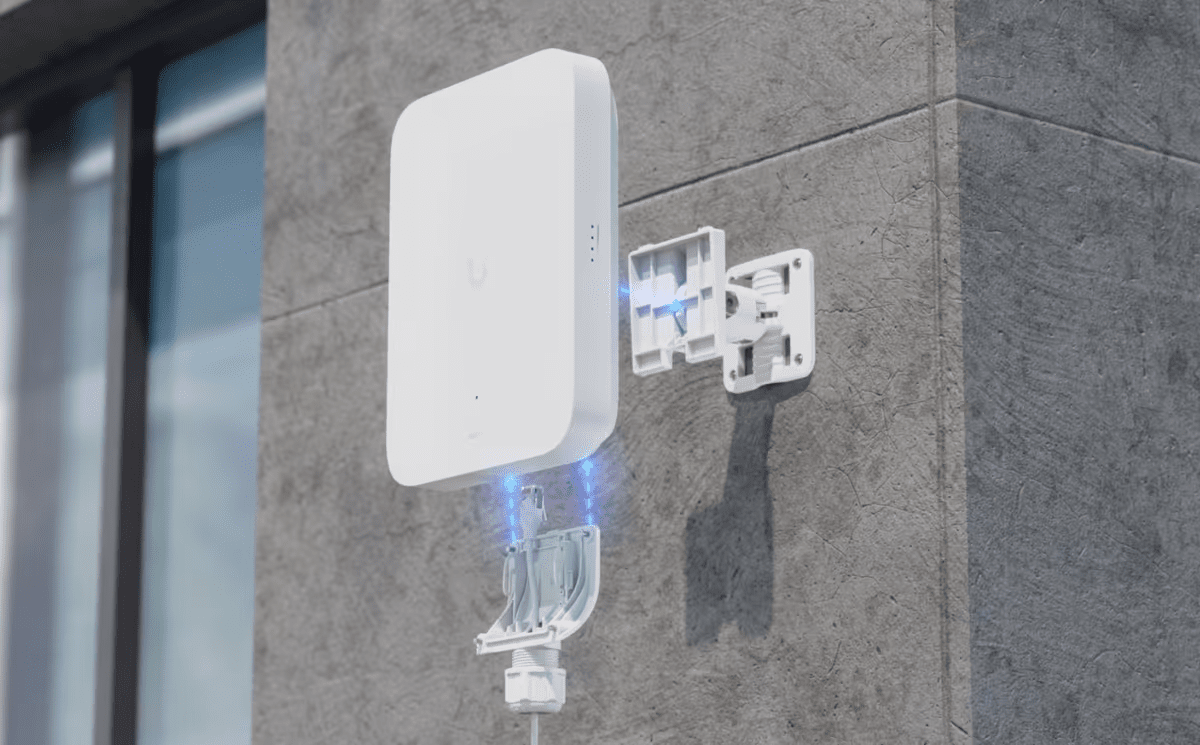 Ubiquiti U5G-Max-Outdoor Rugged 5G PoE Modem